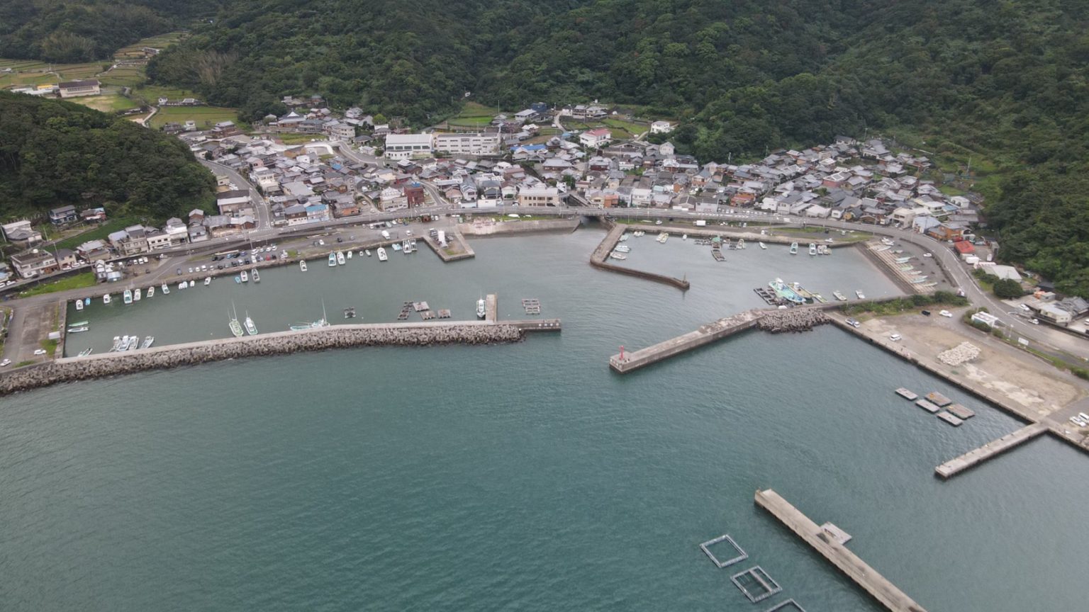 【和歌山県由良町】『衣奈漁港：えなぎょこう』の海釣りガイド（釣れる魚・駐車場・トイレ）｜和歌山釣りwalker